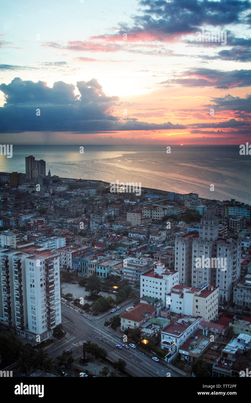 Cityscape sea hi-res stock photography and images - Alamy