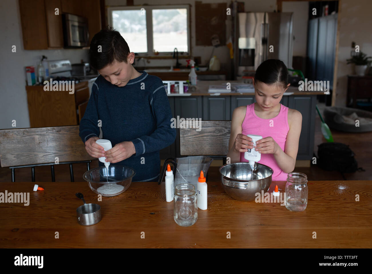 Kids making mess hi-res stock photography and images - Alamy