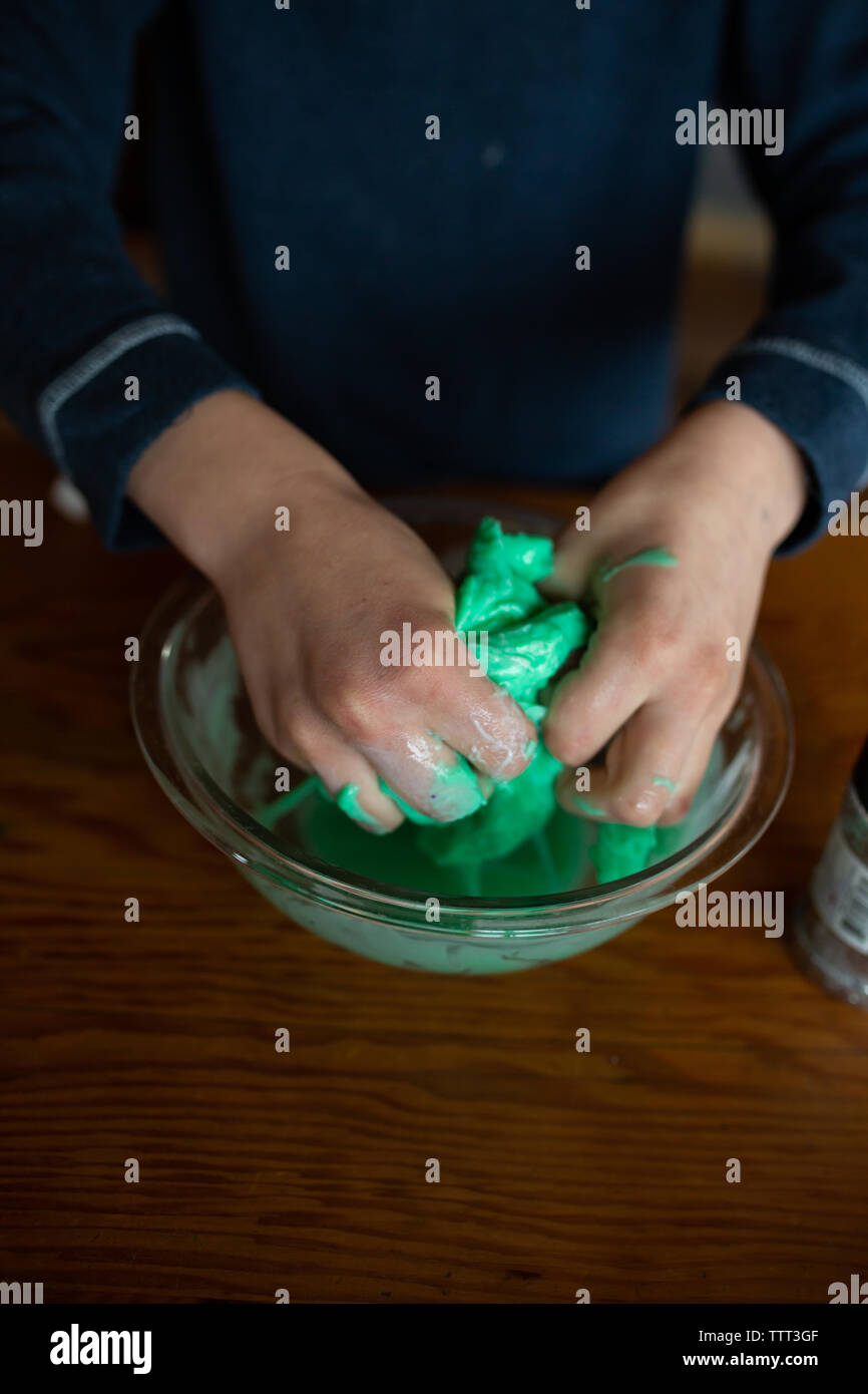 Close up family coloring hi-res stock photography and images - Alamy