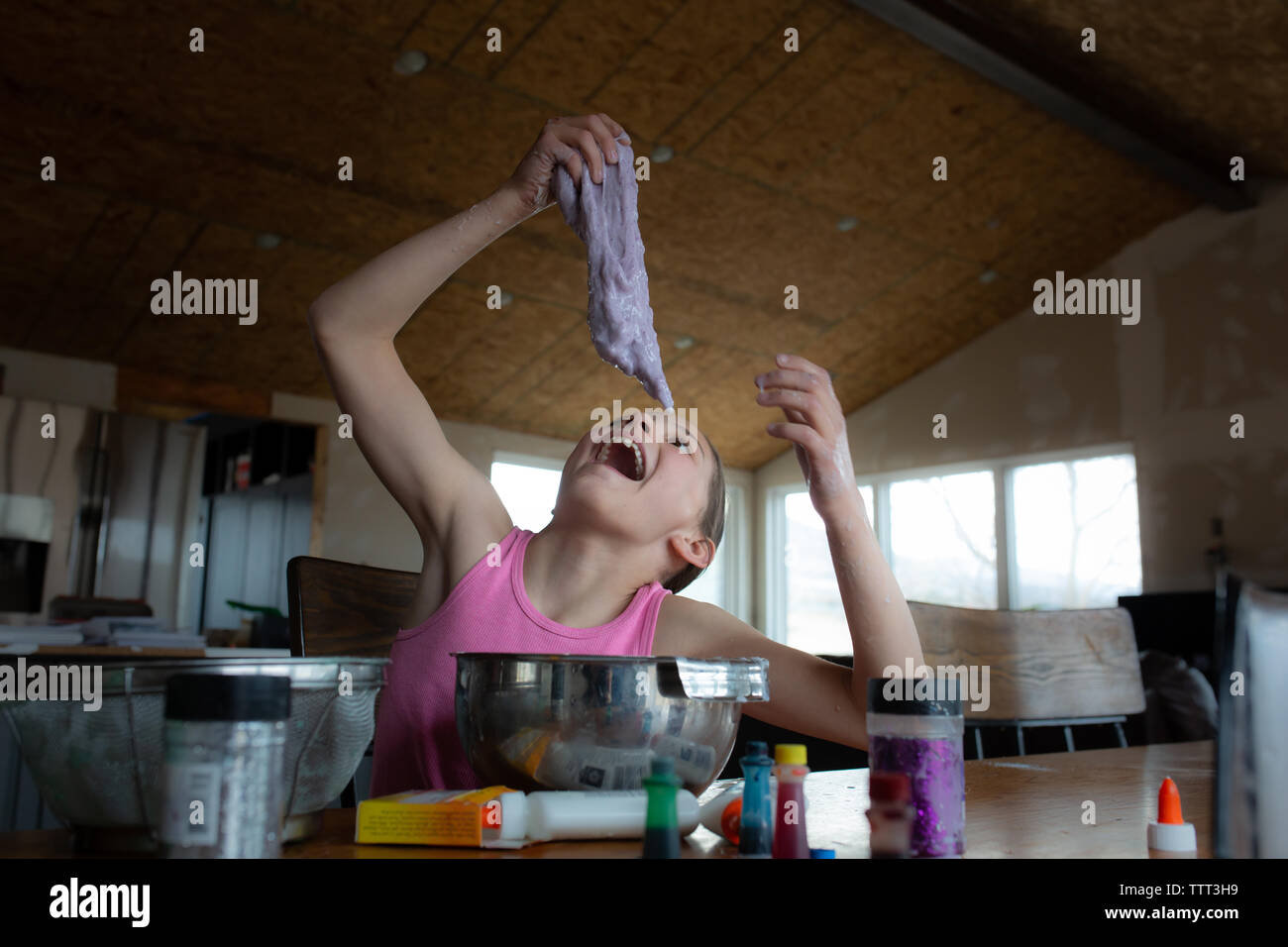 Boy girl eat hi-res stock photography and images - Alamy