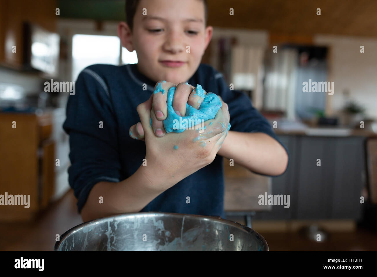 Squeezing together hi-res stock photography and images - Alamy