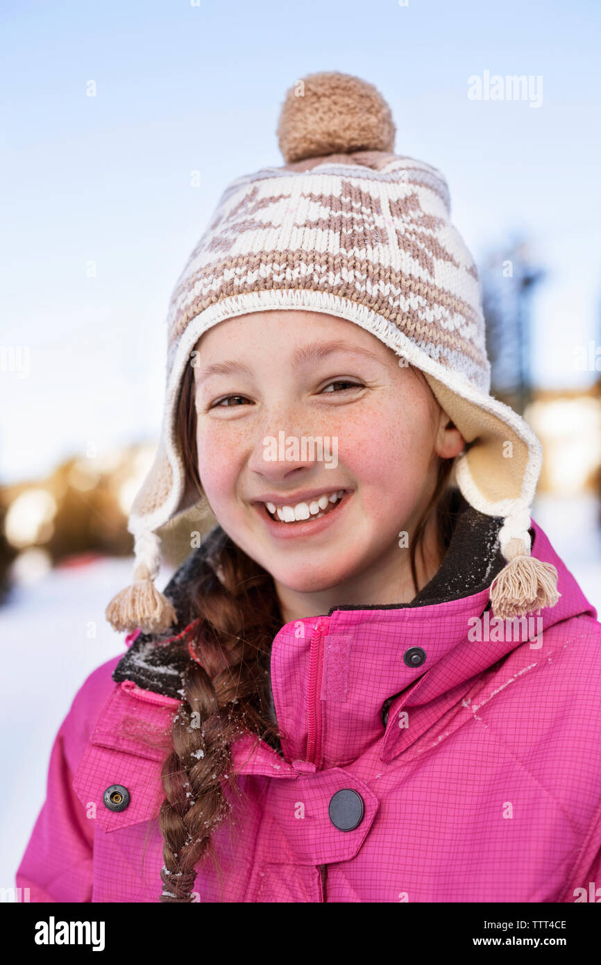 Happy girl portrait hi-res stock photography and images - Alamy