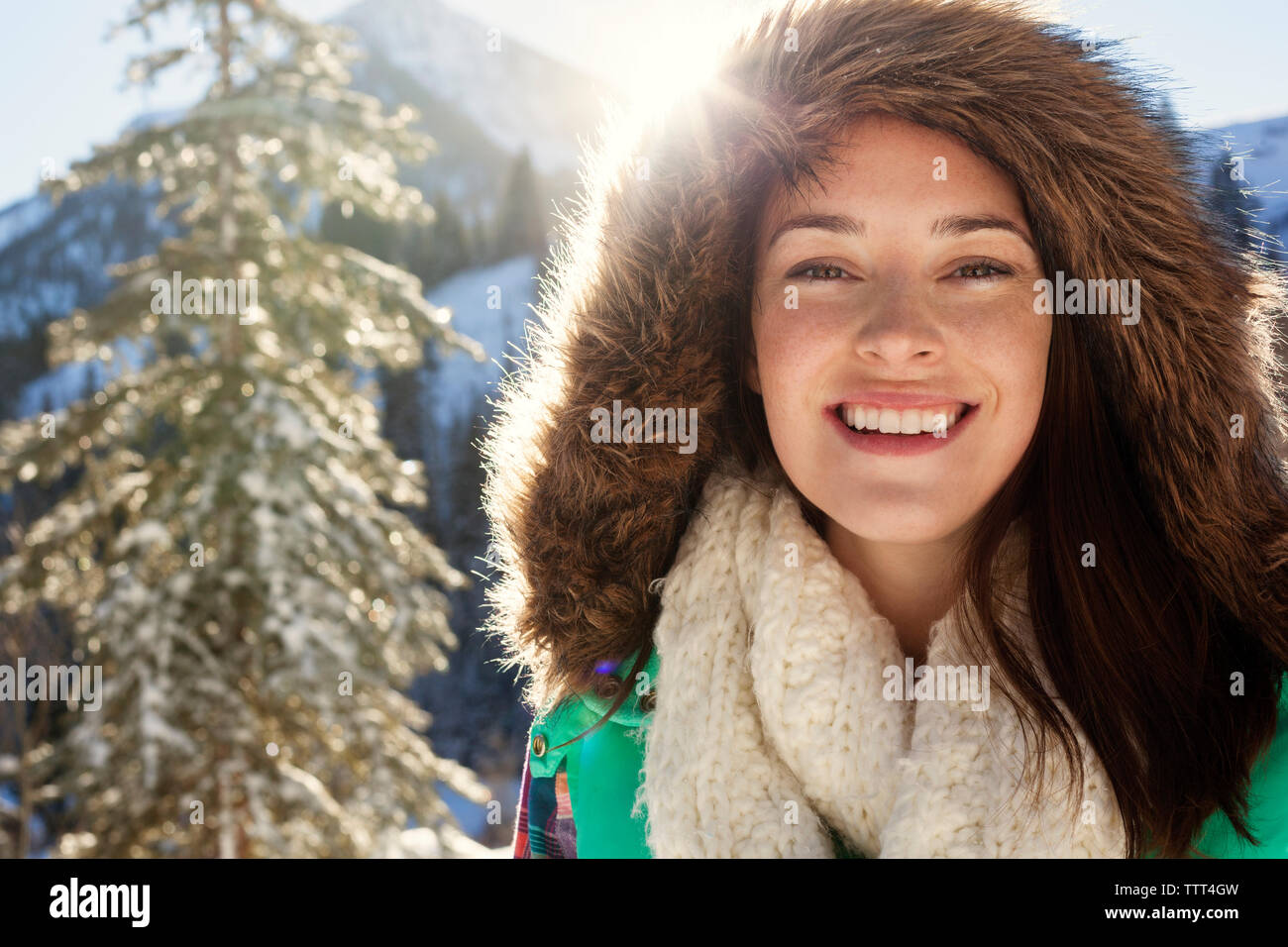 Woman in warm clothing hi-res stock photography and images - Alamy