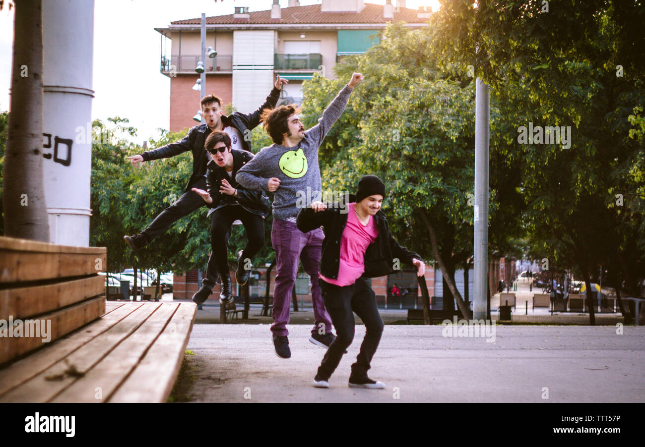 Jumping friends hi-res stock photography and images - Alamy