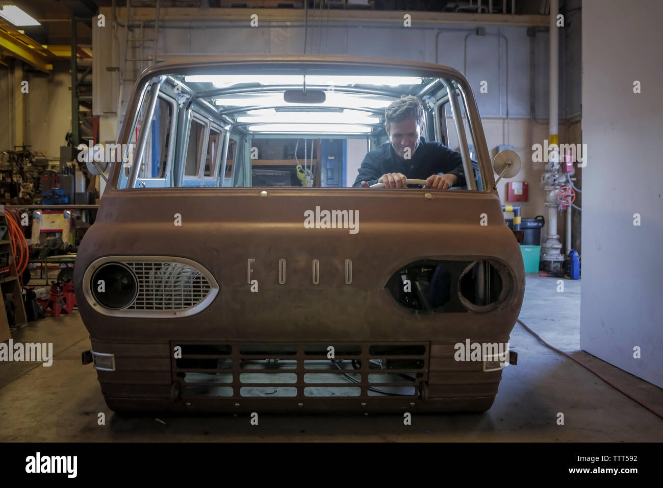 Engineer in van hi-res stock photography and images - Alamy