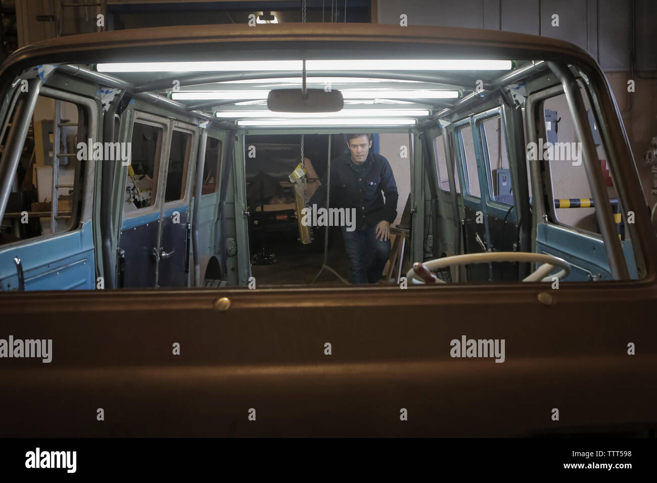 Lighting engineer hi-res stock photography and images - Alamy