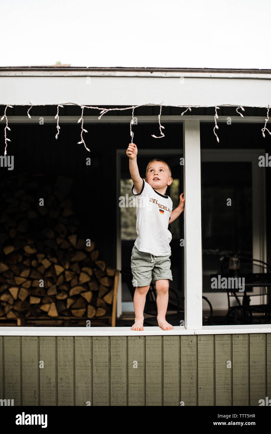 Child pulling hi-res stock photography and images - Alamy