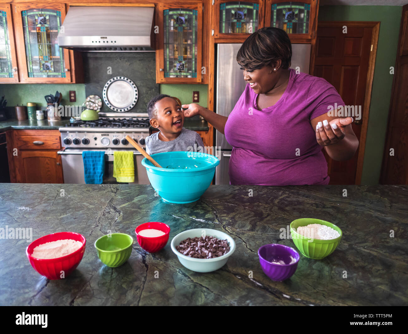 25 35 boy hi-res stock photography and images - Alamy