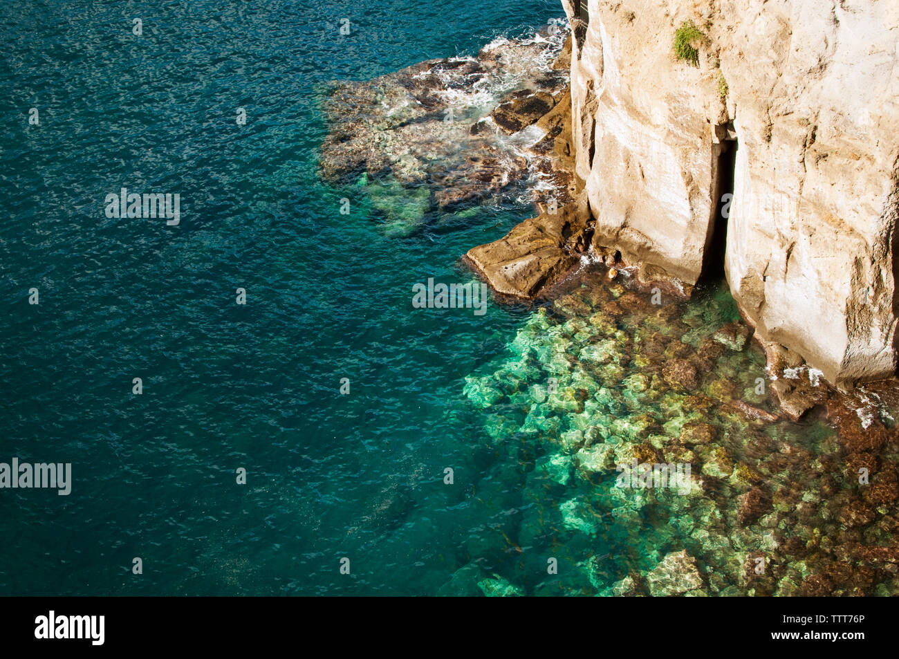 Aerial cliff sea hi-res stock photography and images - Alamy