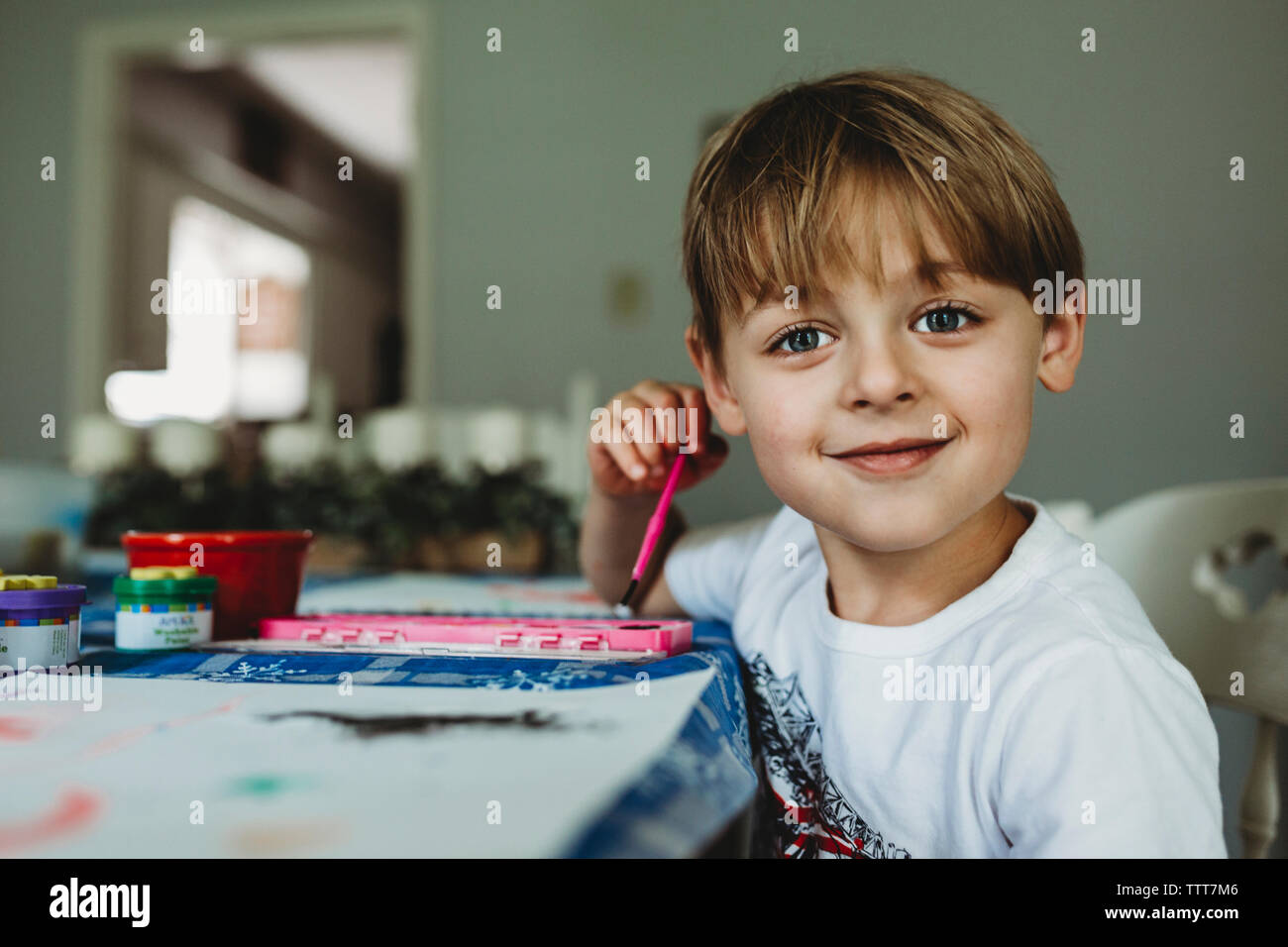 Boy coloring hi-res stock photography and images - Alamy