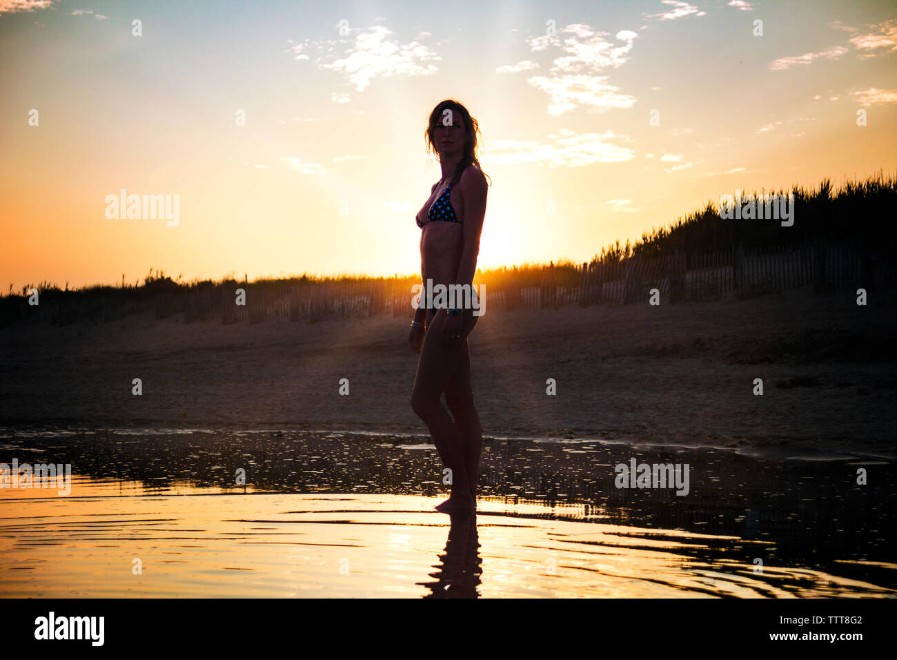 Woman bikini beach hi-res stock photography and images - Alamy