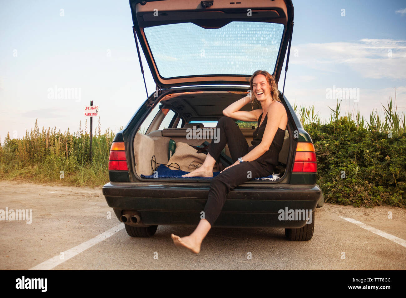 Open car trunk hi-res stock photography and images - Alamy