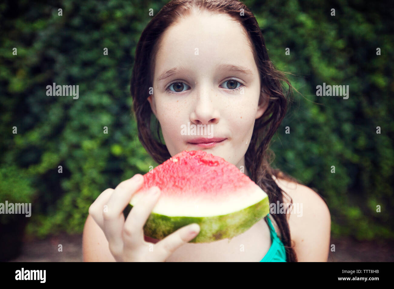 Girl eating watermelon hi-res stock photography and images - Alamy
