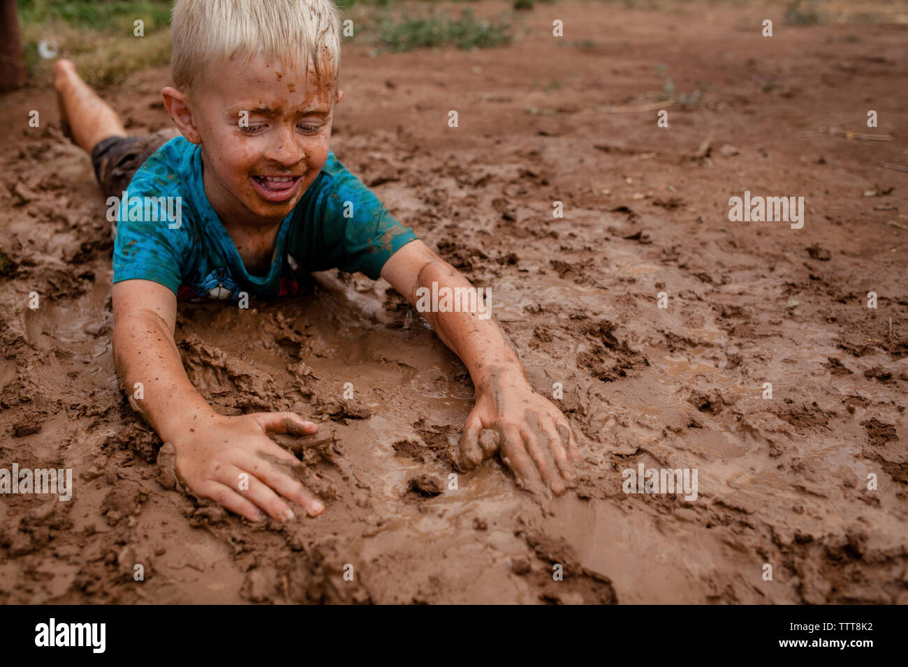 Muddy field hi-res stock photography and images - Alamy