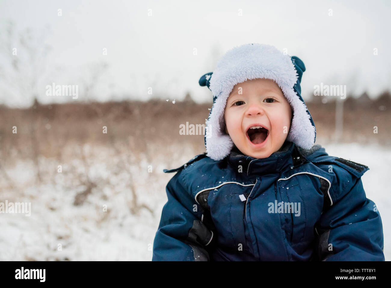 Boy shouting hi-res stock photography and images - Alamy