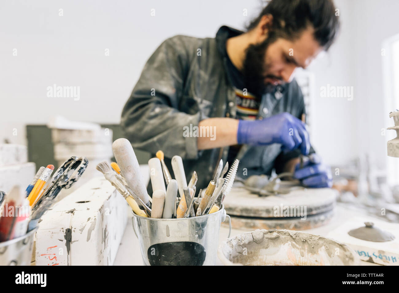 Craftsman working hi-res stock photography and images - Alamy
