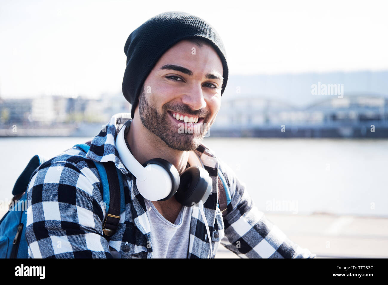 Man male headphone hi-res stock photography and images - Alamy