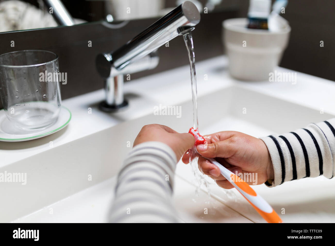 Tooth washing hi-res stock photography and images - Alamy