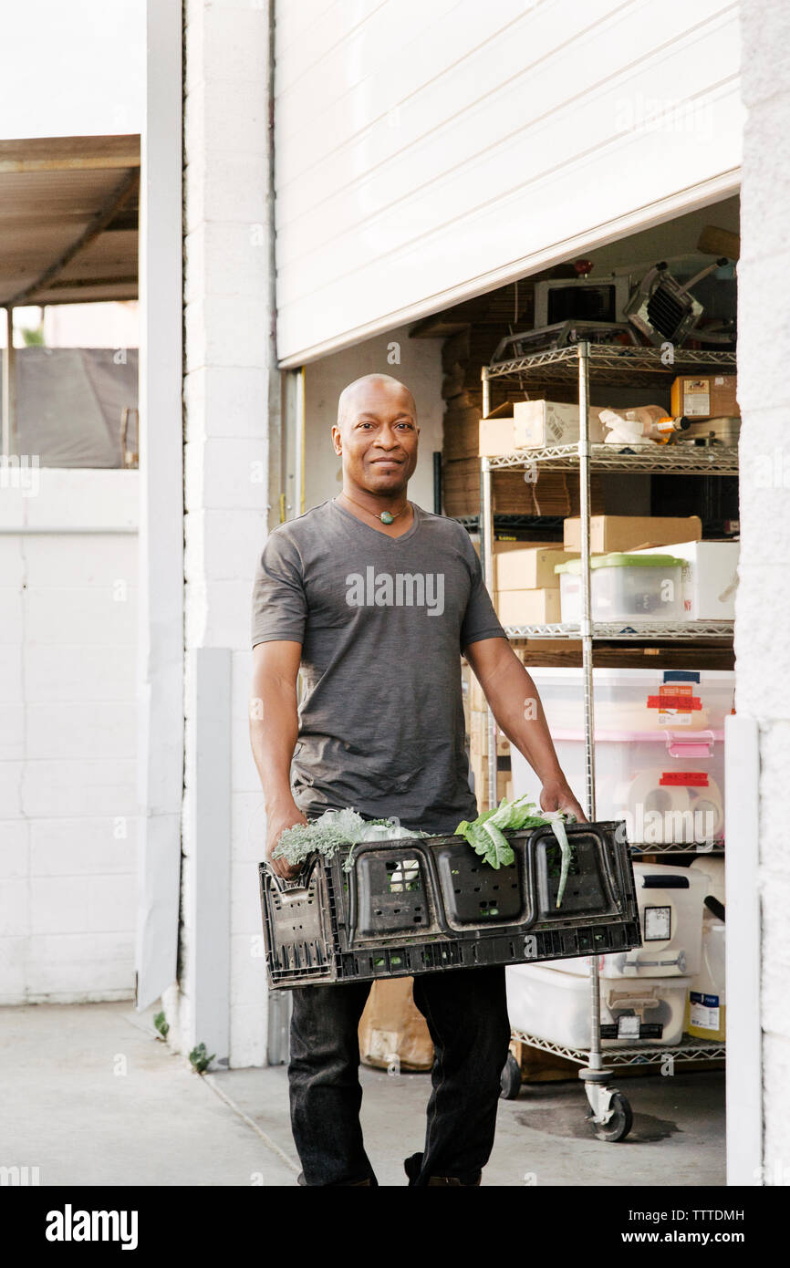 Carrying crate hi-res stock photography and images - Alamy