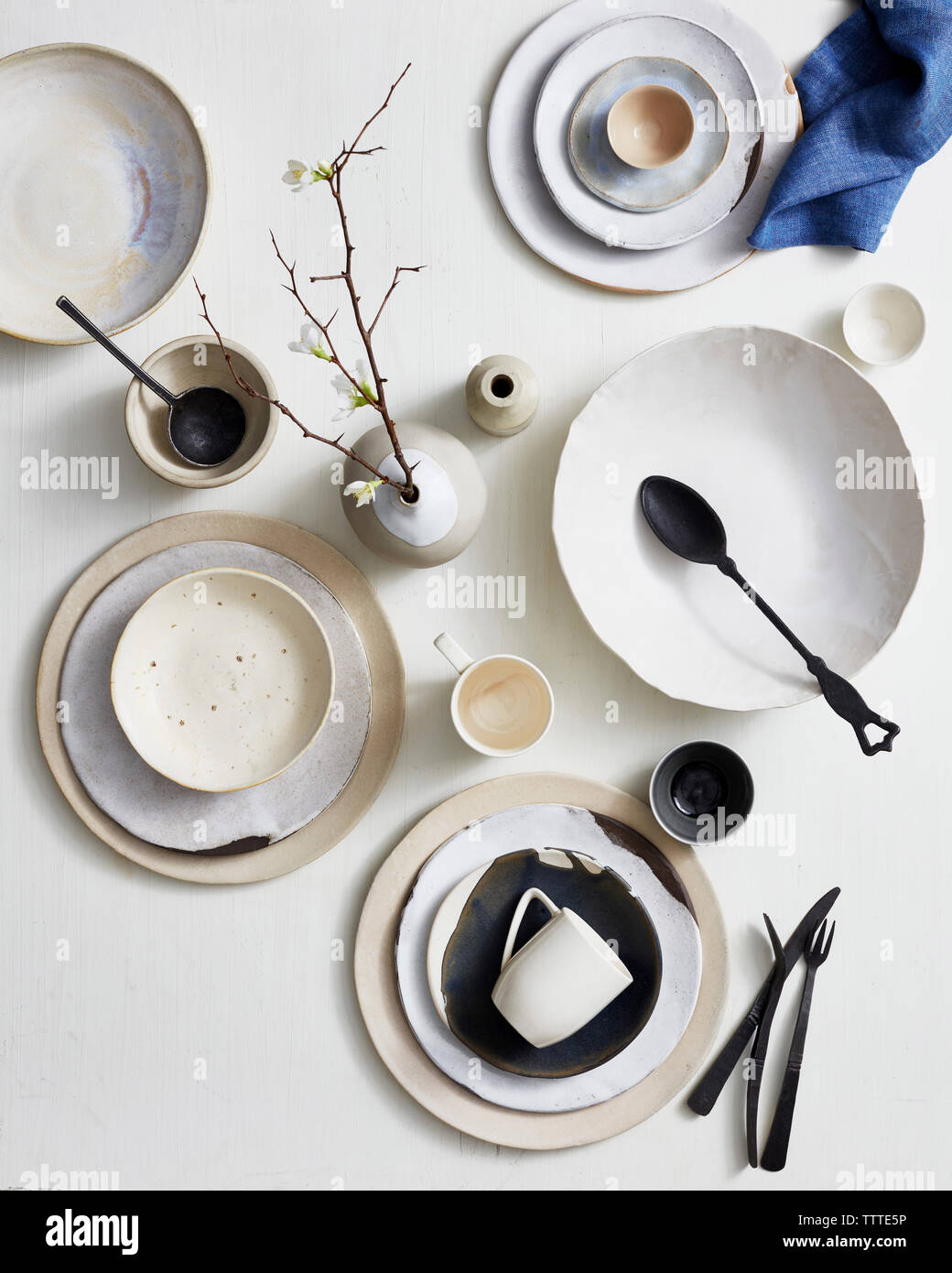 Bowls and utensils hi-res stock photography and images - Alamy