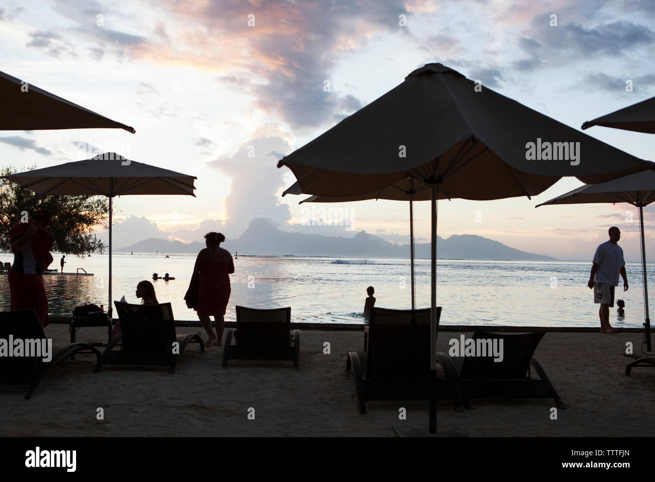 People from tahiti hi-res stock photography and images - Alamy