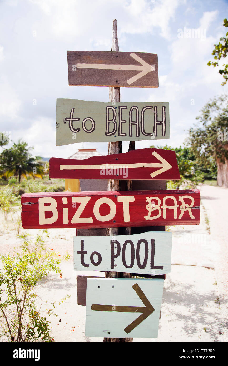 Directional sign boards hi-res stock photography and images - Alamy