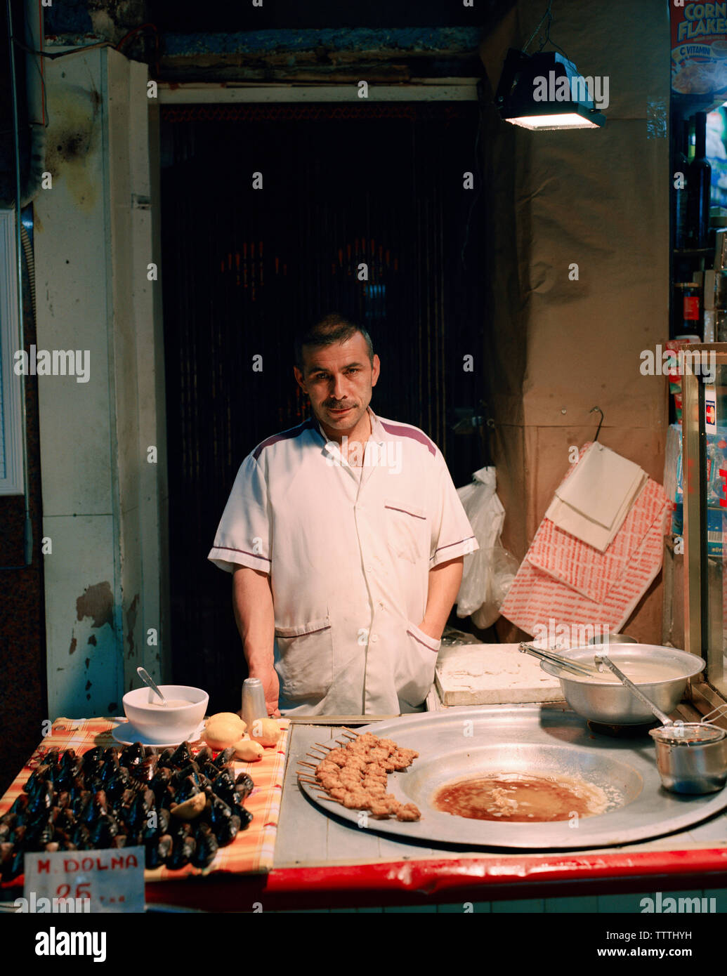 Food vendor one delicious night hi-res stock photography and images - Alamy