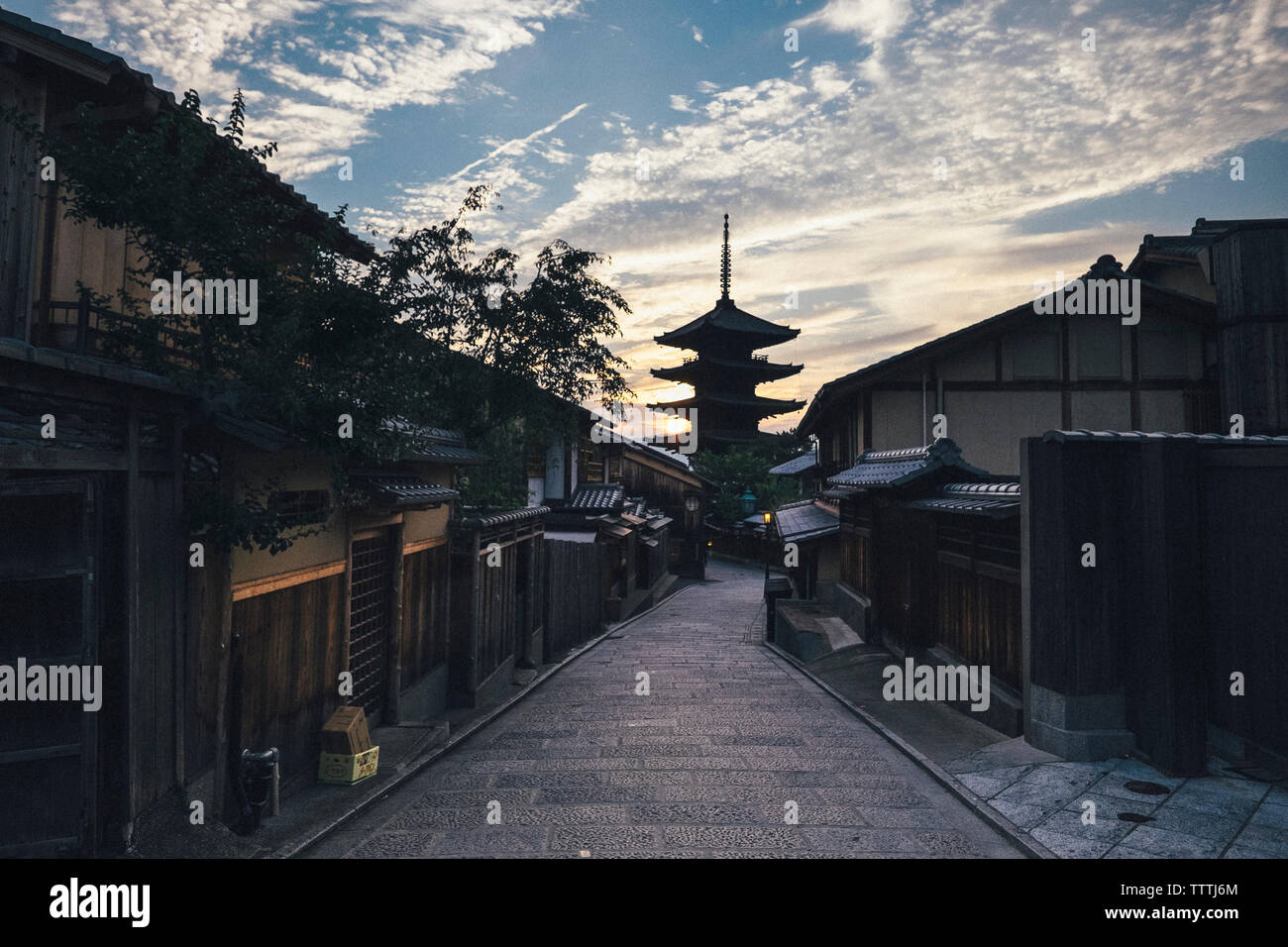 Yasaka pagoda hi-res stock photography and images - Alamy