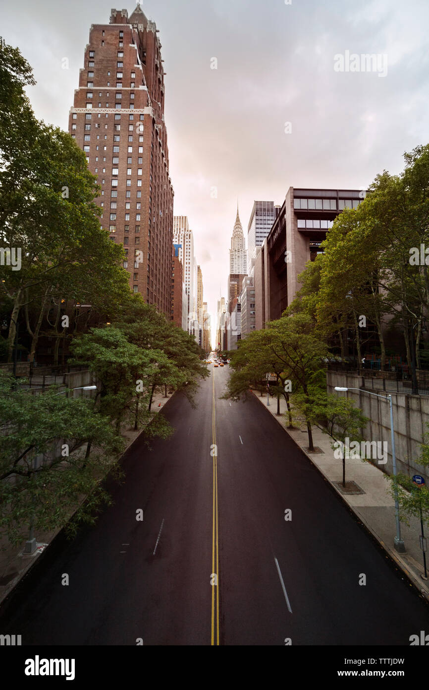 City cloudy sky architecture hi-res stock photography and images - Alamy