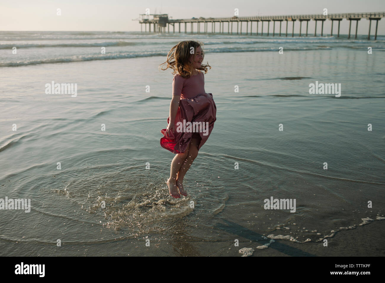 Jumping in water hi-res stock photography and images - Alamy
