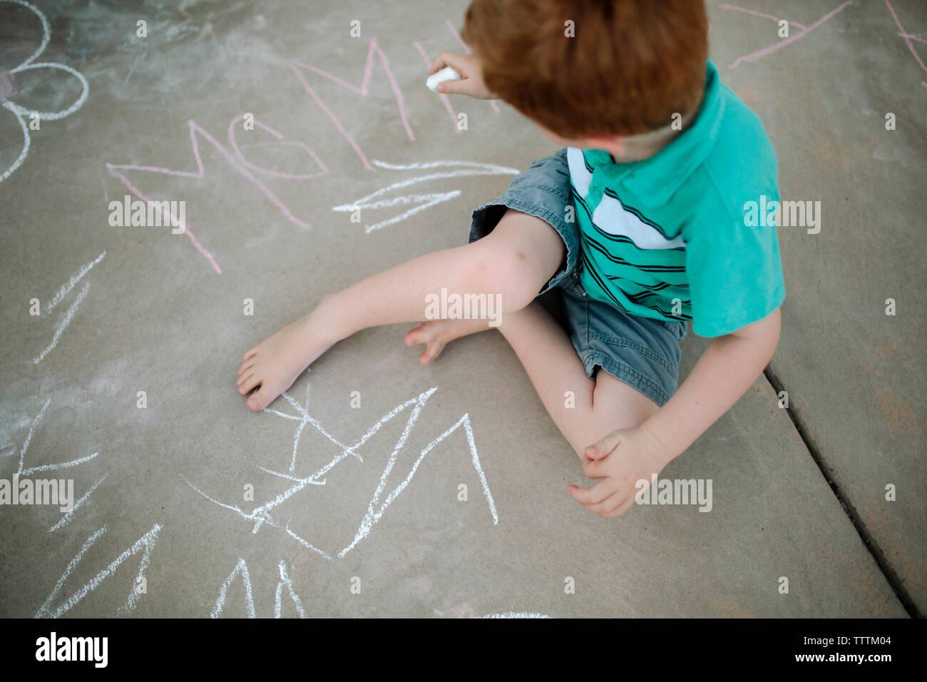 Boy 3 years old drawing hi-res stock photography and images - Alamy