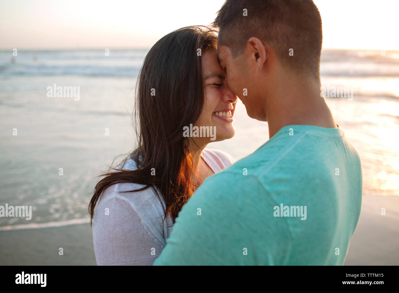 Side facing face hi-res stock photography and images - Alamy