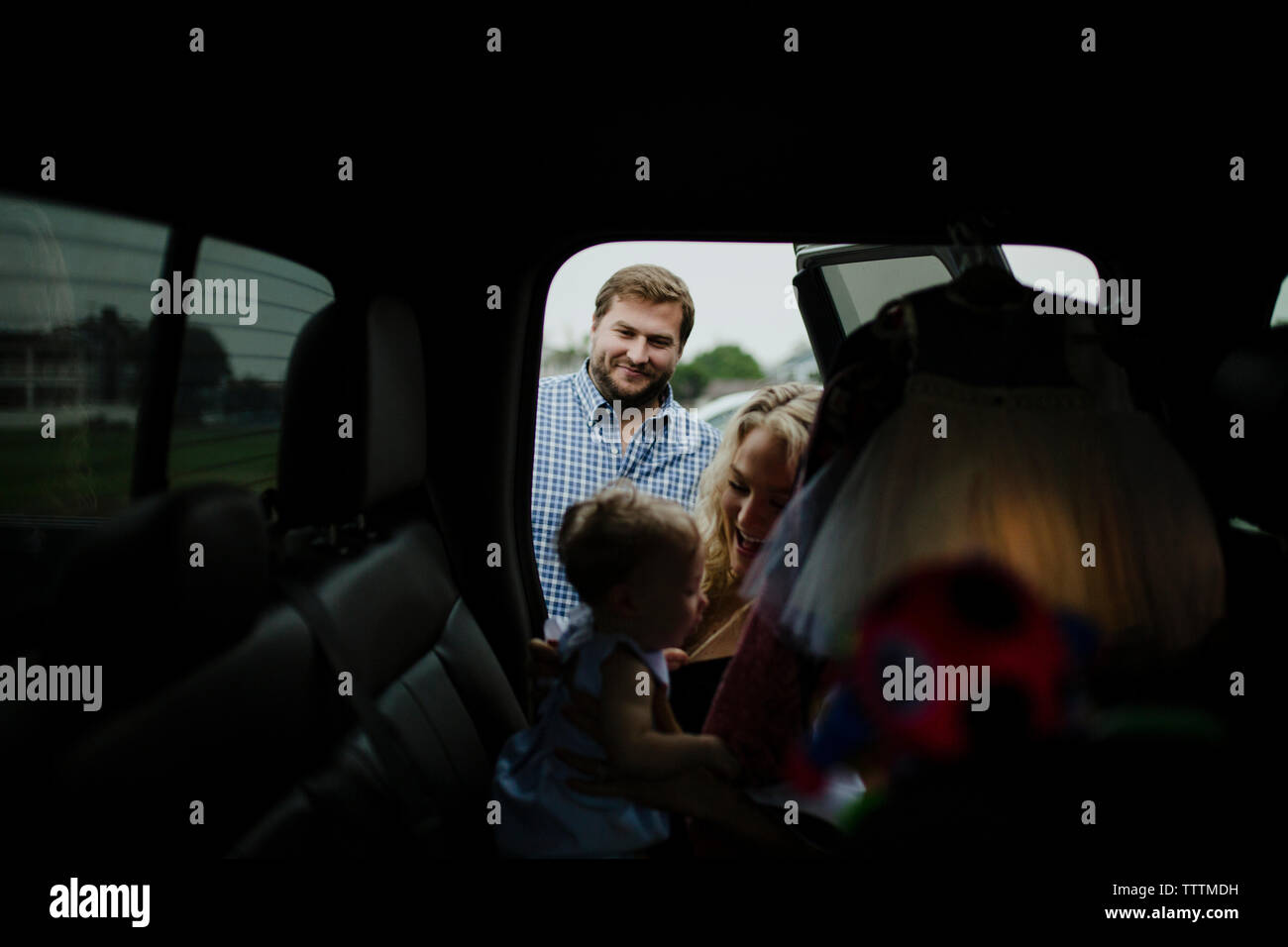 Girl with father in car hi-res stock photography and images - Alamy