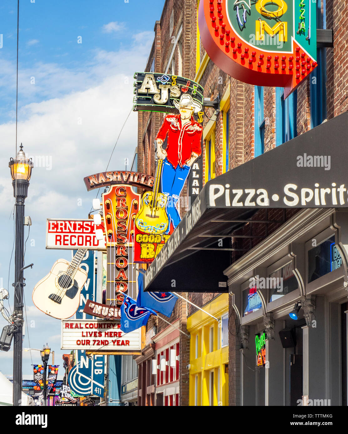 Retail venues hi-res stock photography and images - Alamy