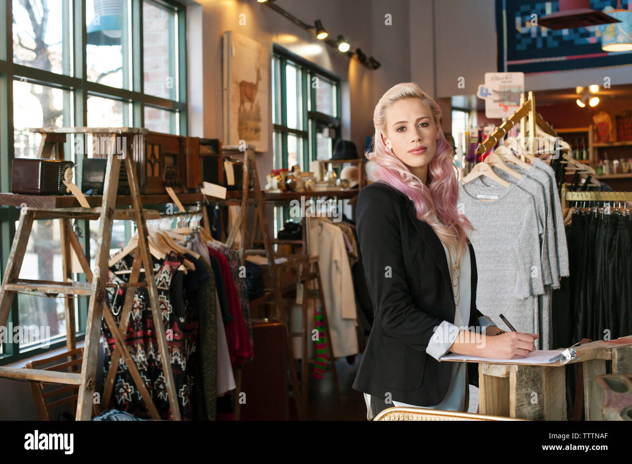 Racks of clothing store hi-res stock photography and images - Alamy