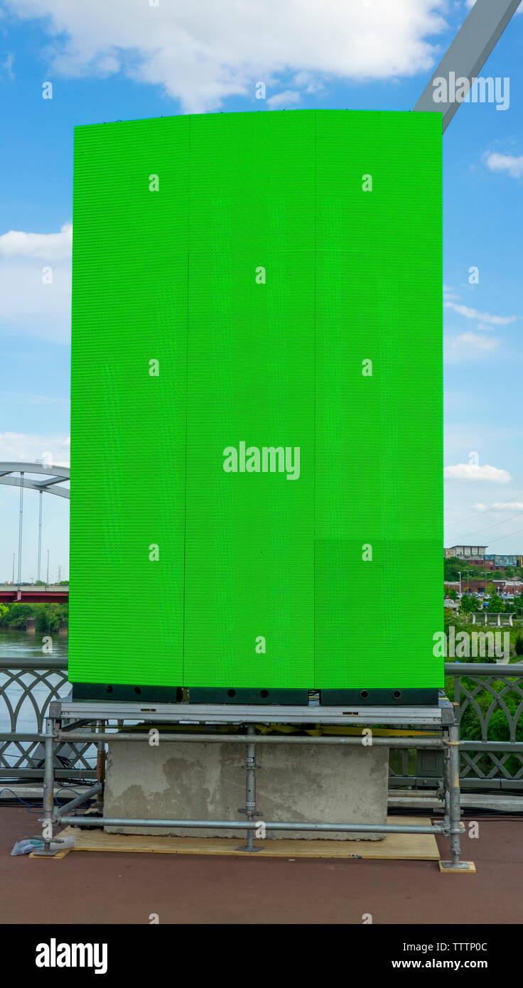 Blank green screen hi-res stock photography and images - Alamy