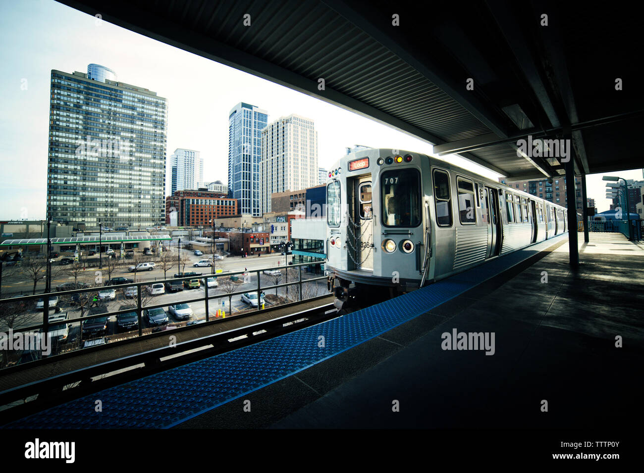 Chicago train station exterior hi-res stock photography and images - Alamy