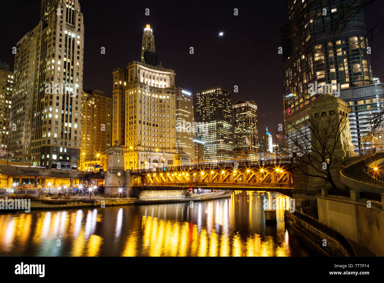 Chicago cityscape night hi-res stock photography and images - Alamy
