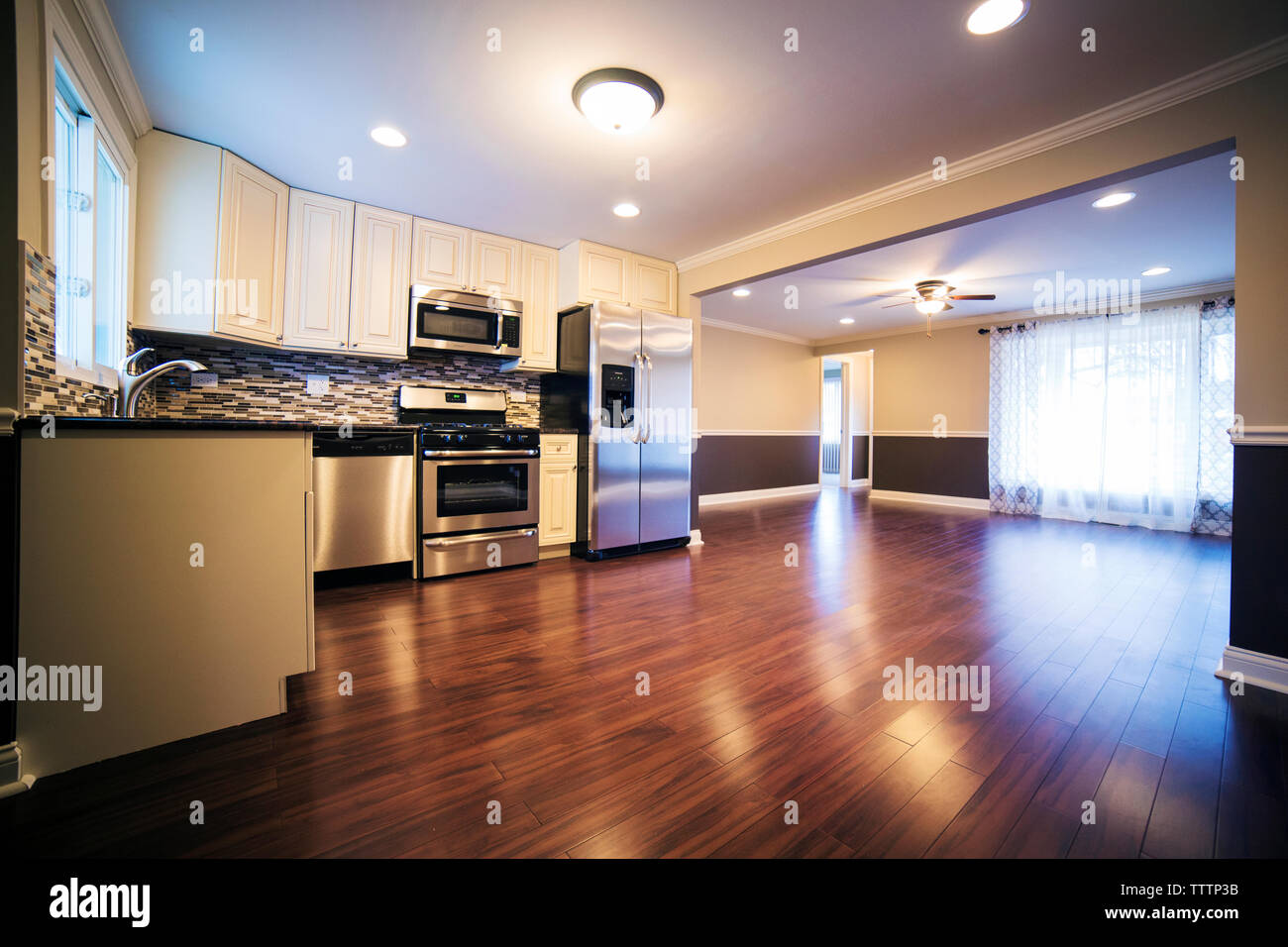 Luxury kitchen lighting hi-res stock photography and images - Alamy