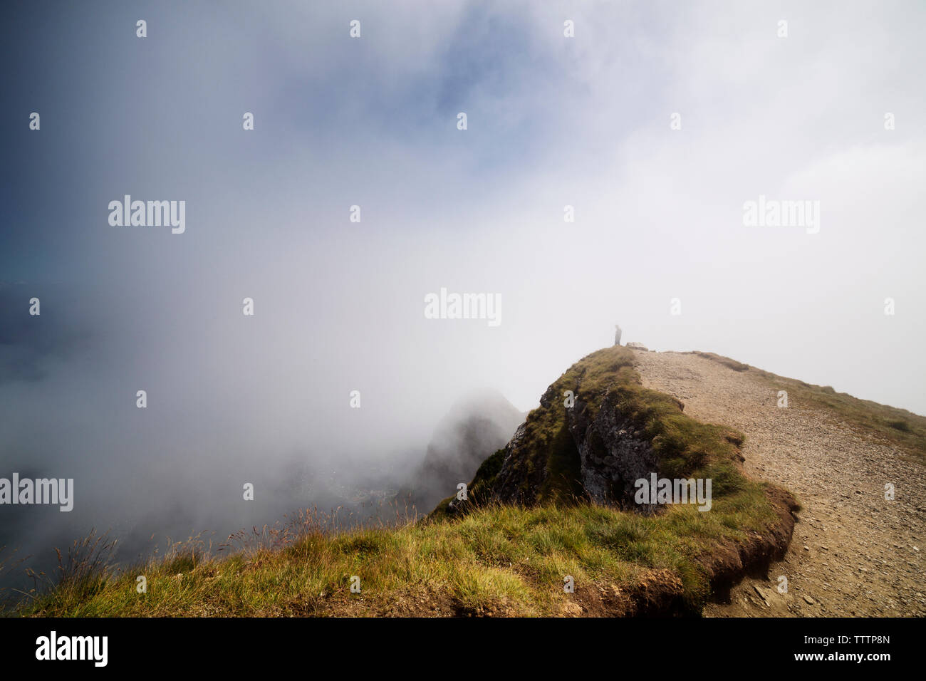 Scenic cliff hi-res stock photography and images - Alamy