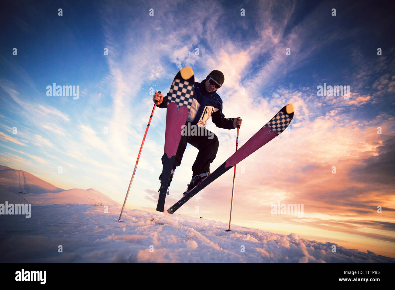 Jumping poles hi-res stock photography and images - Alamy