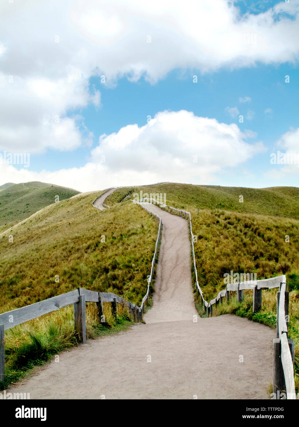 Footpath railing perspective hi-res stock photography and images - Alamy