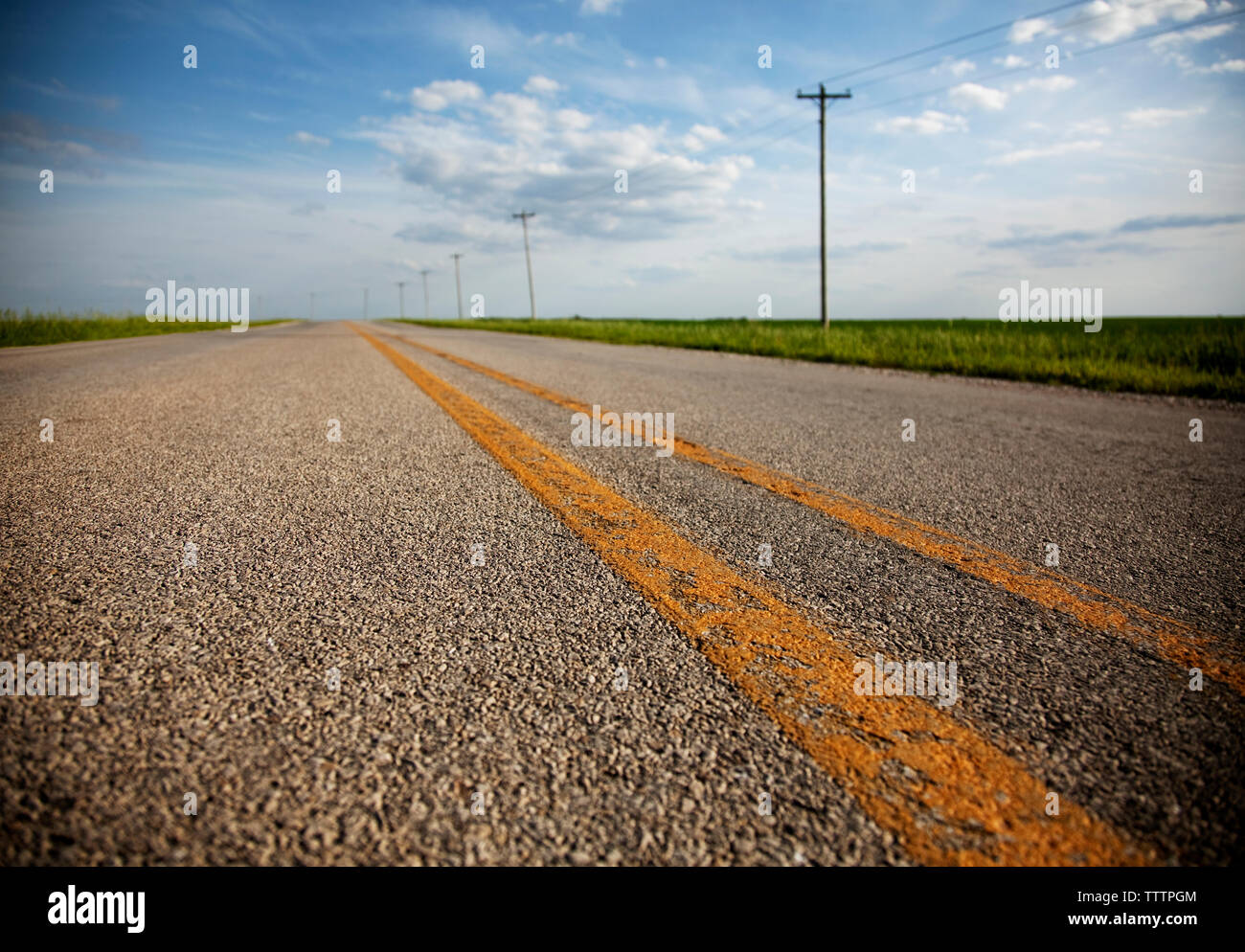 Surface road markings hi-res stock photography and images - Alamy