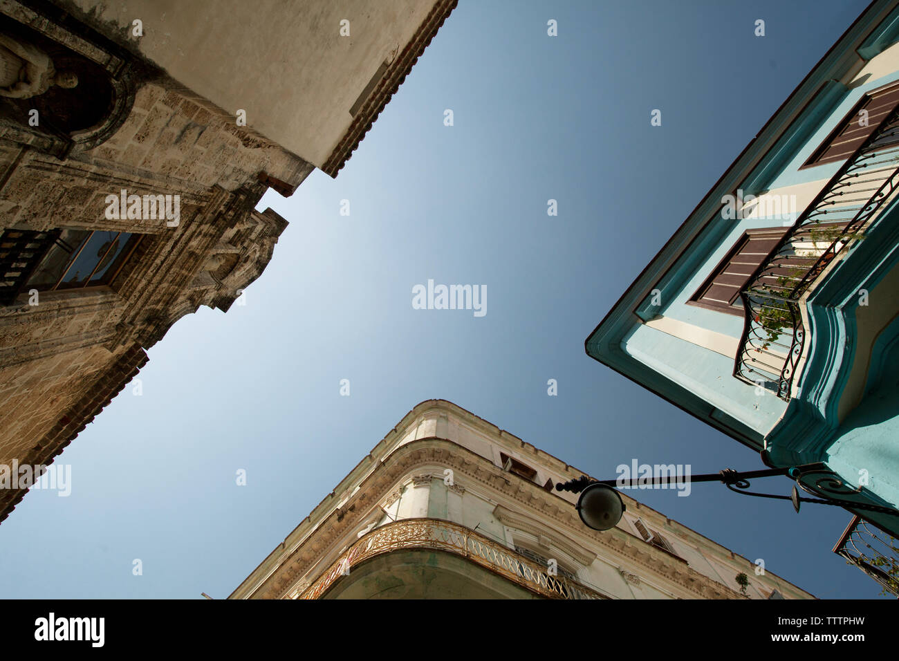 Below architecture hi-res stock photography and images - Alamy