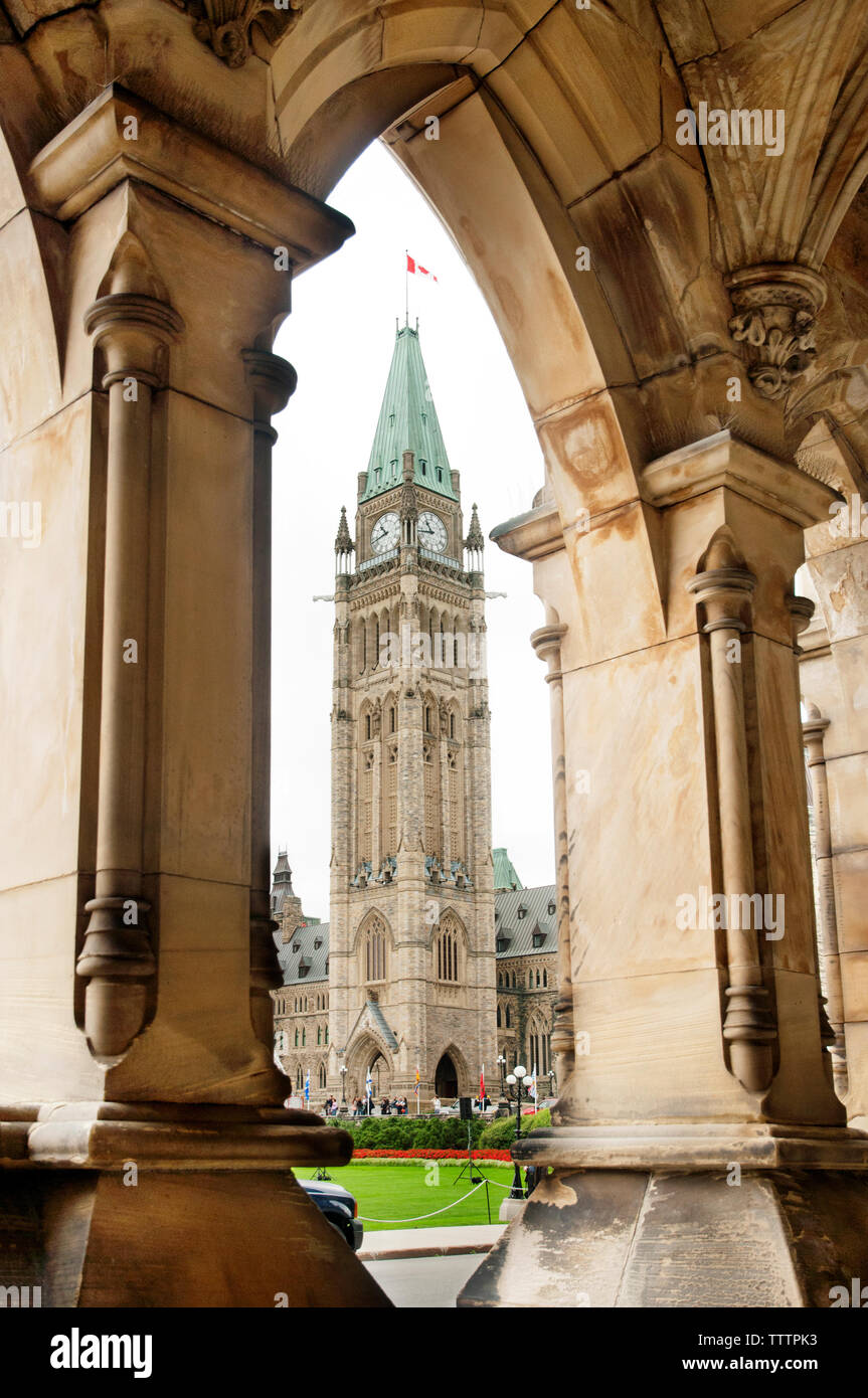 Parliament building through arch hi-res stock photography and images ...