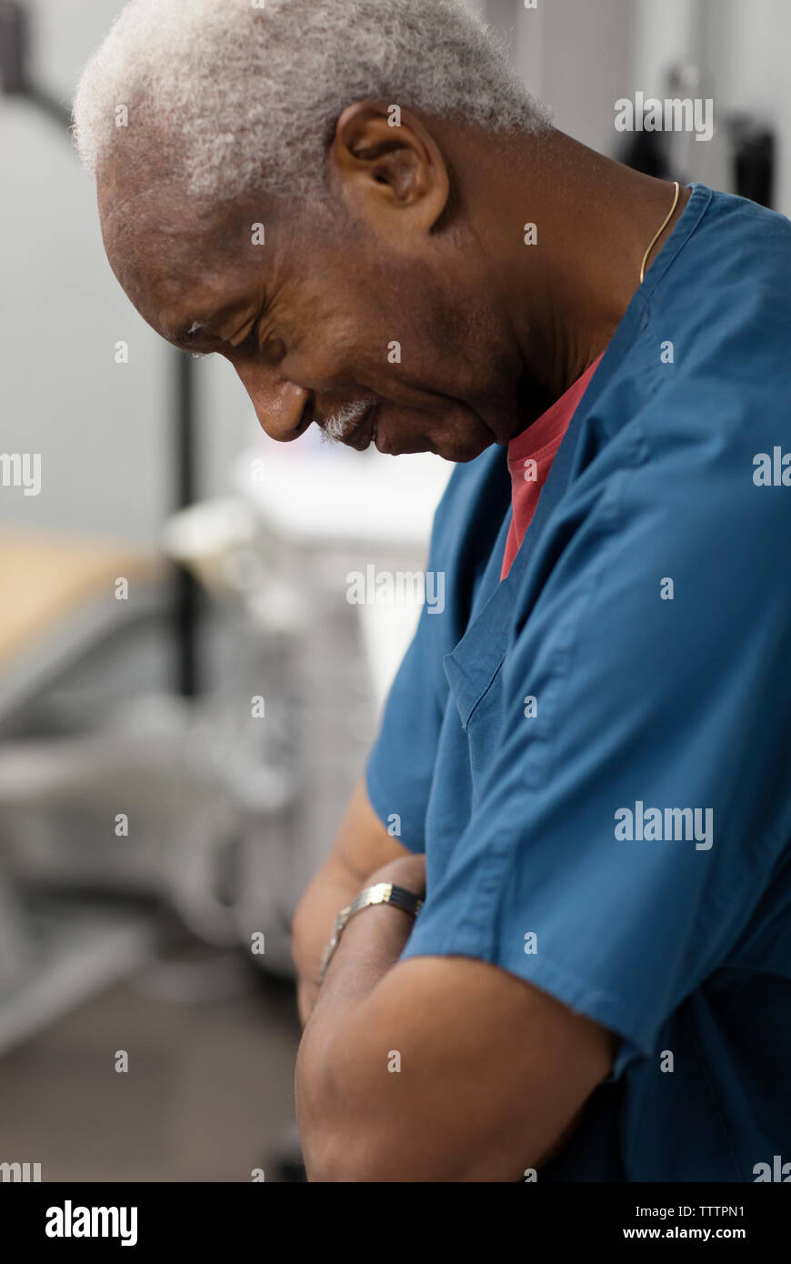 Side view of doctor in hospital Stock Photo - Alamy