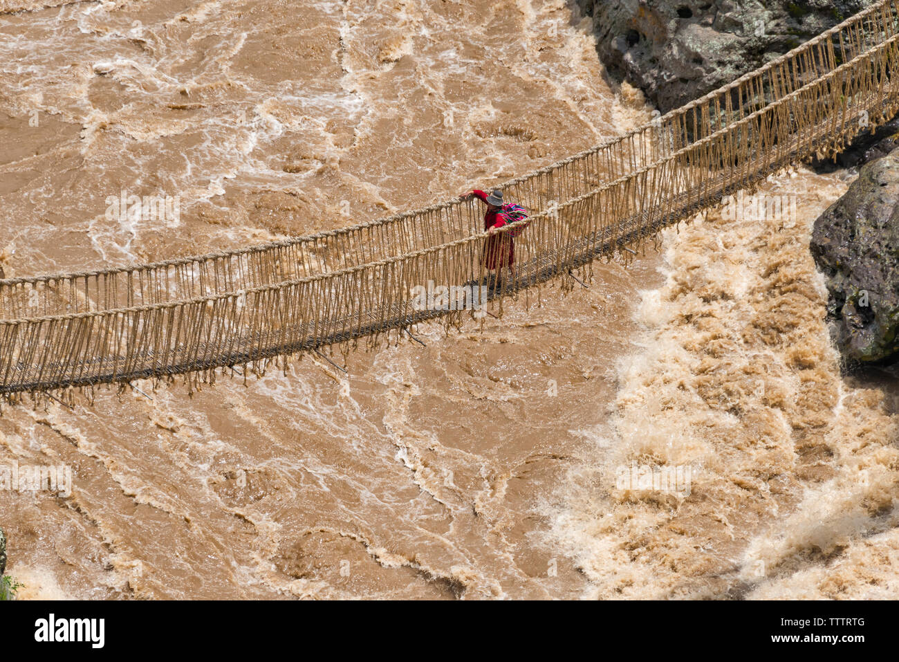Rope bridge river hi-res stock photography and images - Alamy