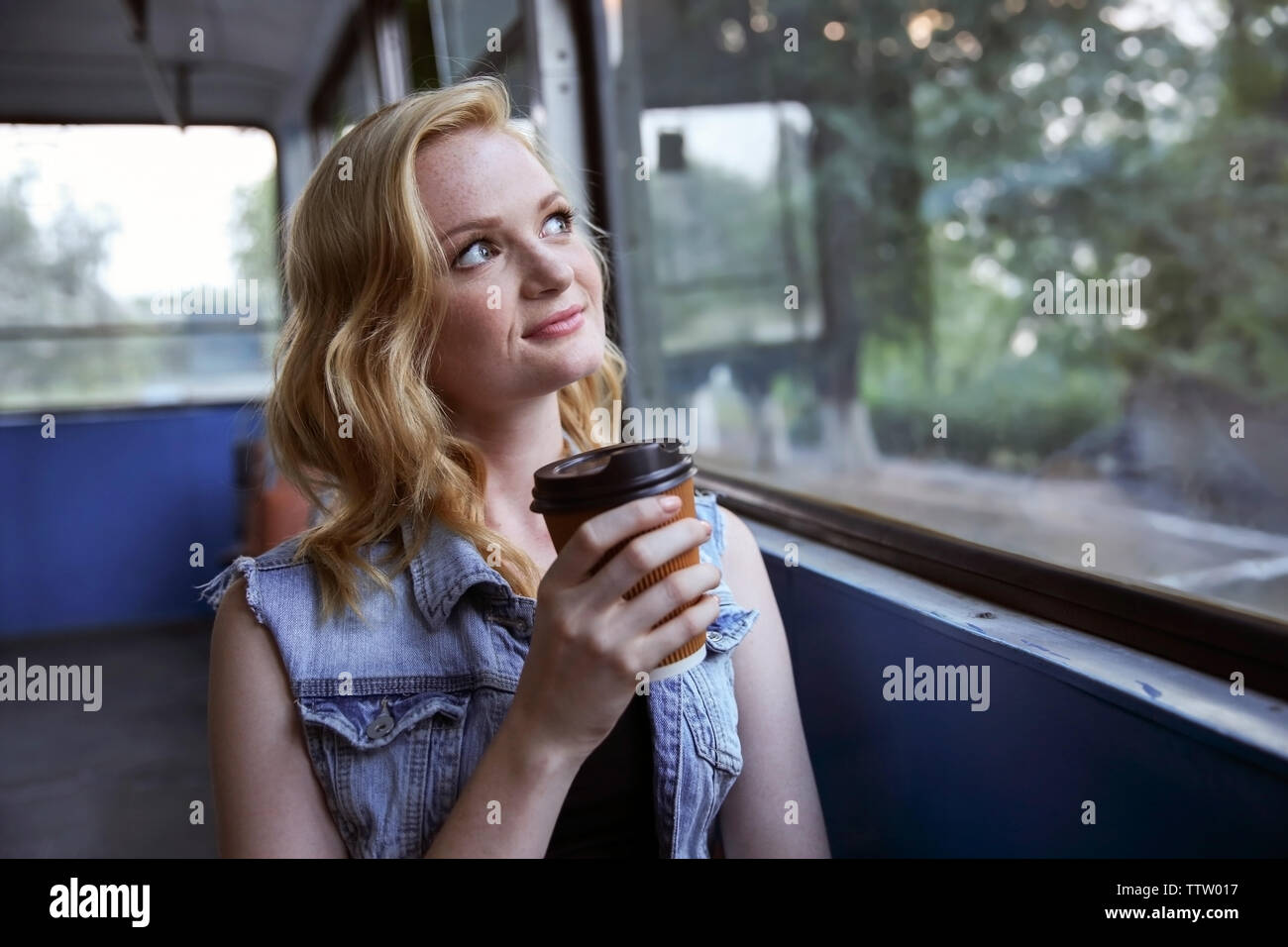 Black break breakfast bus hi-res stock photography and images - Alamy