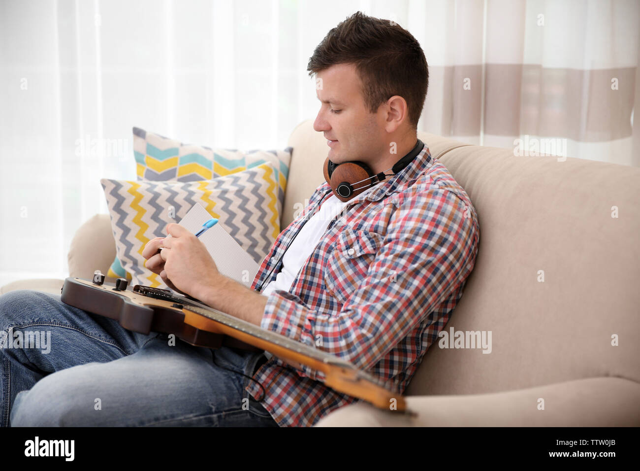 Composing music hi-res stock photography and images - Alamy