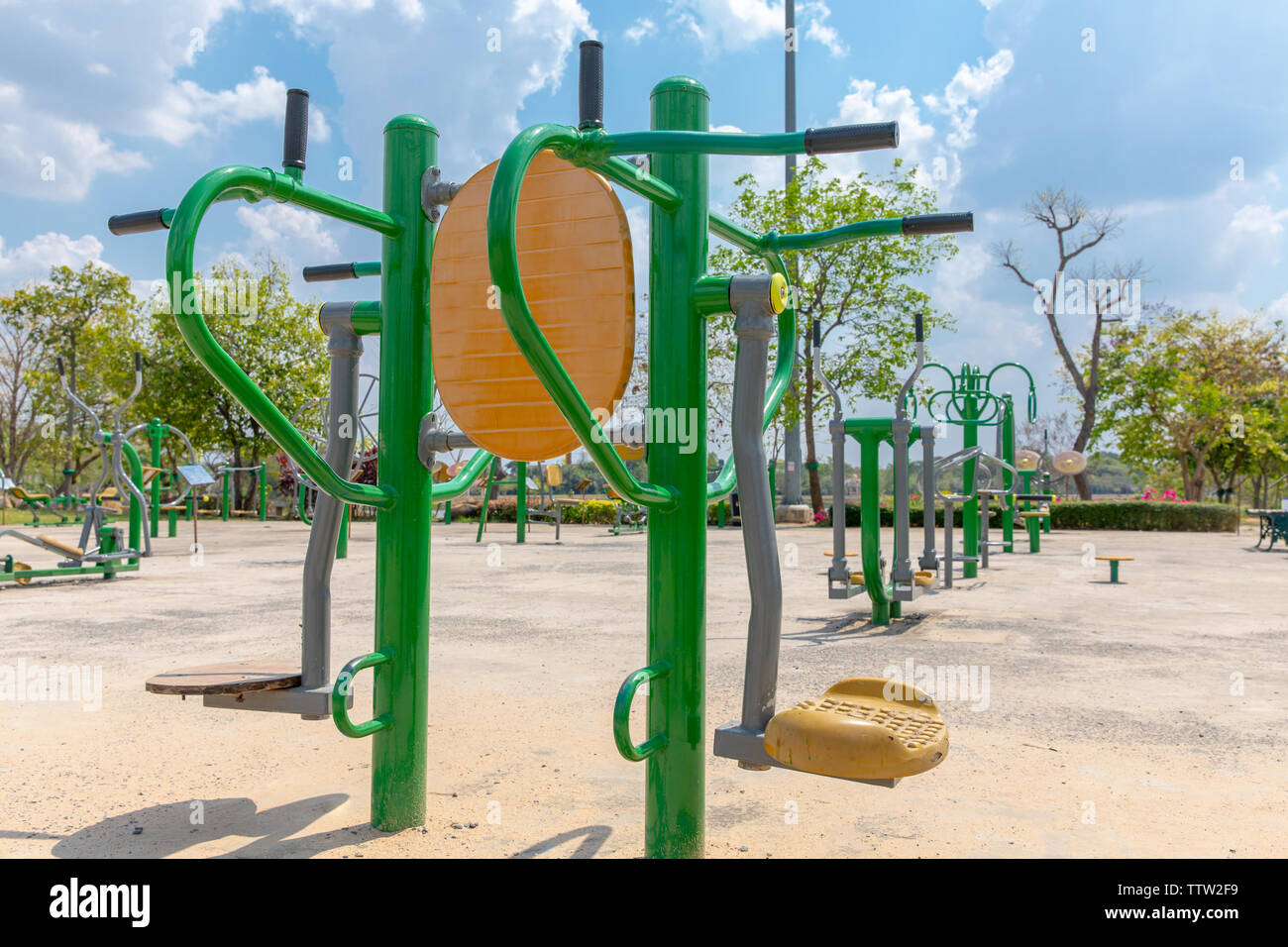 Outdoor fitness equipment hi-res stock photography and images - Alamy
